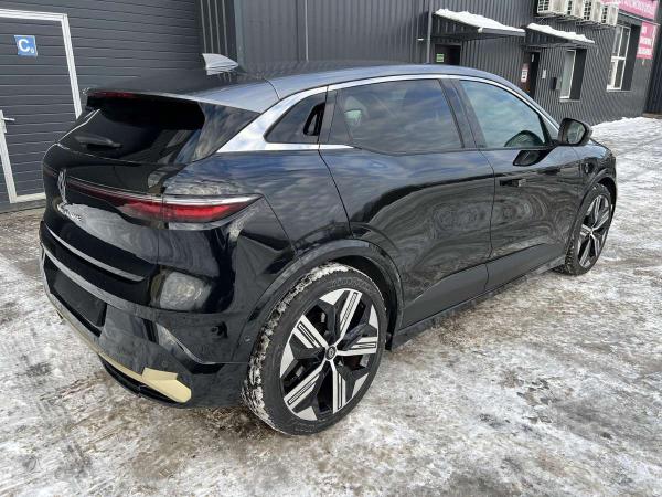 Melns Renault Megane E-Tech 2022 Alīta, ar dzinēja tilpumu 0.00 L un nobraukumu 38 tūkst. km par 17400 €, foto 5 vietnē AUTOMOTO.COM.LV