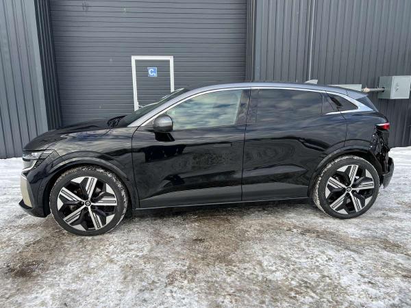 Melns Renault Megane E-Tech 2022 Alīta, ar dzinēja tilpumu 0.00 L un nobraukumu 38 tūkst. km par 17400 €, foto 10 vietnē AUTOMOTO.COM.LV