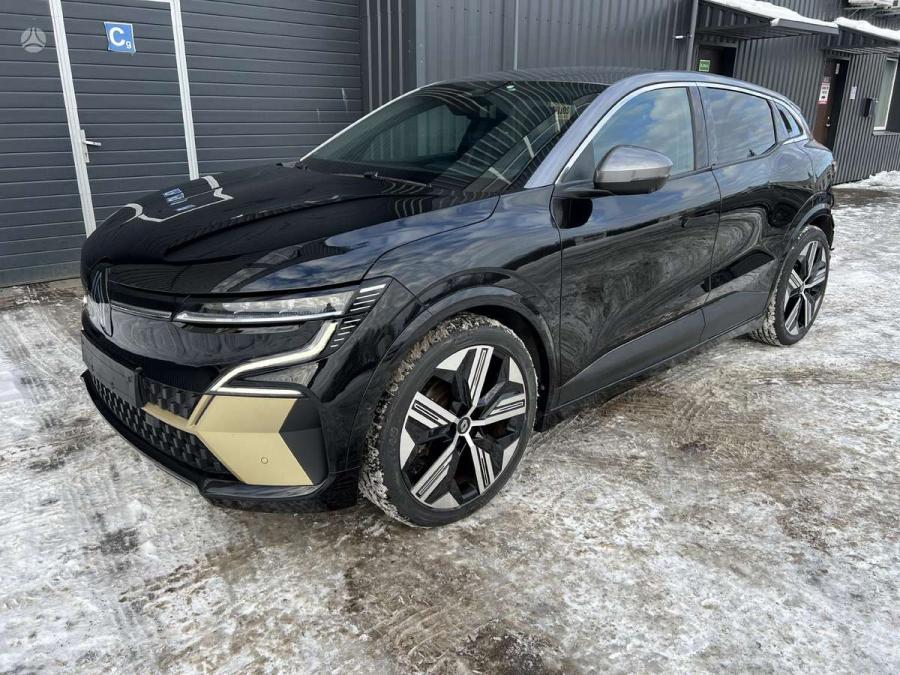 Black Renault Megane E-Tech 2022 in Alytus, with an engine capacity of 0.00 L and mileage of 38 thousand km for 17400 €, photo 11 on AUTOMOTO.COM.LV