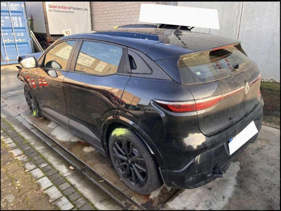Черный Рено Megane E-Tech 2022 в Тельшяй, объемом двигателя 0.00 л и пробегом 114 тыс. км за 5900 €, фото 5 на AUTOMOTO.COM.LV