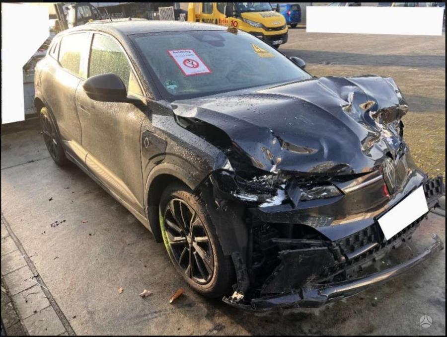 Melns Renault Megane E-Tech 2022 Telšiai, ar dzinēja tilpumu 0.00 L un nobraukumu 114 tūkst. km par 5500 €, foto 1 vietnē AUTOMOTO.COM.LV