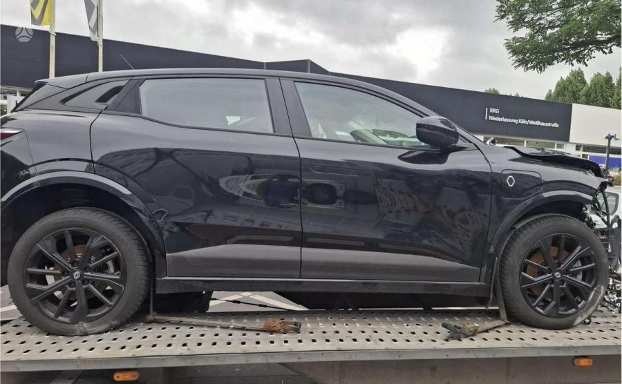 Melns Renault Megane E-Tech 2022 Telšiai, ar dzinēja tilpumu 0.00 L un nobraukumu 114 tūkst. km par 5300 €, foto 7 vietnē AUTOMOTO.COM.LV