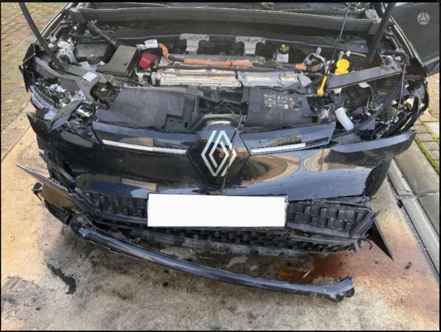 Melns Renault Megane E-Tech 2022 Telšiai, ar dzinēja tilpumu 0.00 L un nobraukumu 114 tūkst. km par 5300 €, foto 21 vietnē AUTOMOTO.COM.LV