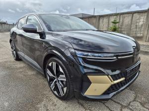 Black Renault Megane E-Tech 2022 in Mazeikiai, with an engine capacity of 0.00 L and mileage of 65 thousand km for 13400 €, photo  on AUTOMOTO.COM.LV