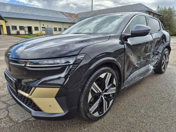 Рено Megane E-Tech 2022 в Мажейкяй на AUTOMOTO.COM.LV Черный Рено Megane E-Tech 2022 в Мажейкяй, объемом двигателя 0.00 л и пробегом 65 тыс. км за 13400 €, фото 7 на AUTOMOTO.COM.LV