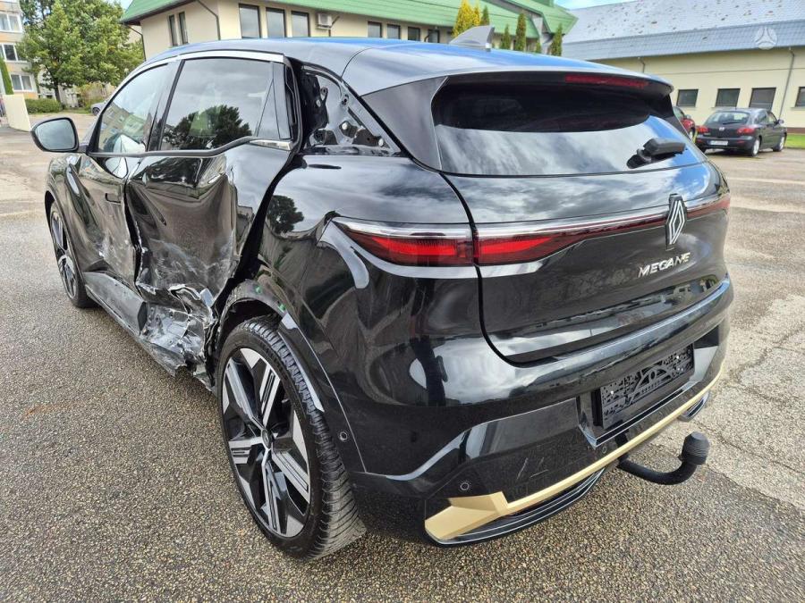 Черный Рено Megane E-Tech 2022 в Мажейкяй, объемом двигателя 0.00 л и пробегом 65 тыс. км за 13400 €, фото 5 на AUTOMOTO.COM.LV