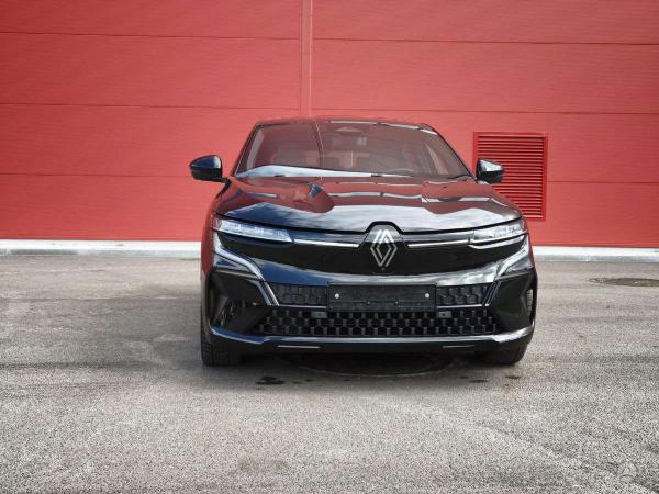 Black Renault Megane E-Tech 2023 in Telschi, with an engine capacity of 0.00 L and mileage of 38 thousand km for 22500 €, photo 4 on AUTOMOTO.COM.LV