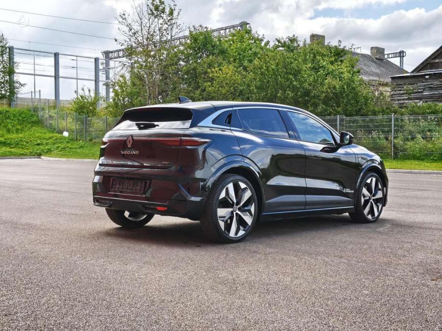 Melns Renault Megane E-Tech 2023 Telšiai, ar dzinēja tilpumu 0.00 L un nobraukumu 38 tūkst. km par 22500 €, foto 11 vietnē AUTOMOTO.COM.LV