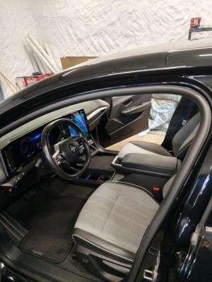 Melns Renault Megane E-Tech 2023 Telšiai, ar dzinēja tilpumu 0.00 L un nobraukumu 38 tūkst. km par 22500 €, foto 12 vietnē AUTOMOTO.COM.LV