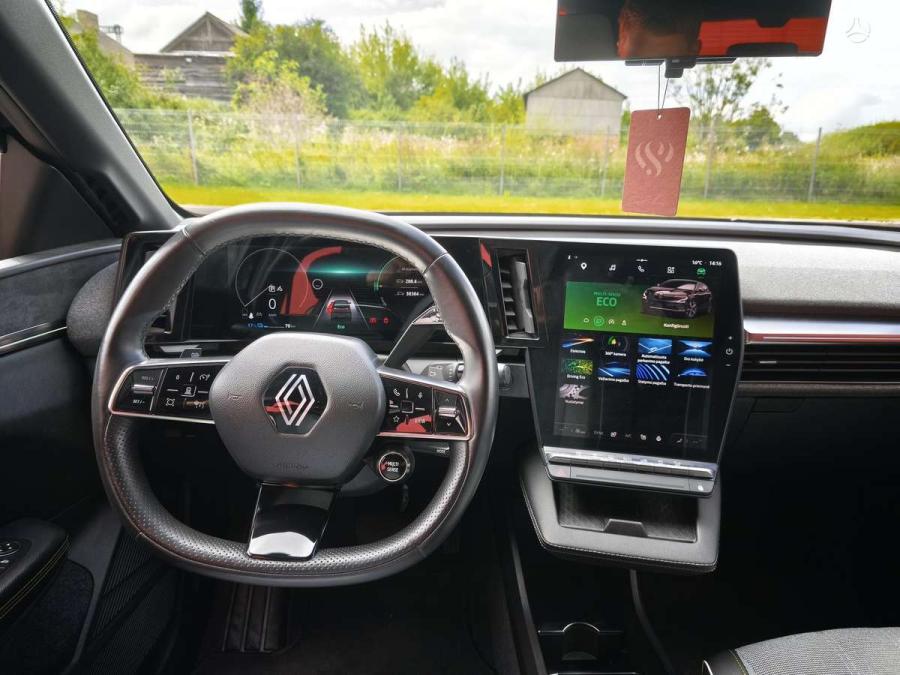 Melns Renault Megane E-Tech 2023 Telšiai, ar dzinēja tilpumu 0.00 L un nobraukumu 38 tūkst. km par 22500 €, foto 22 vietnē AUTOMOTO.COM.LV