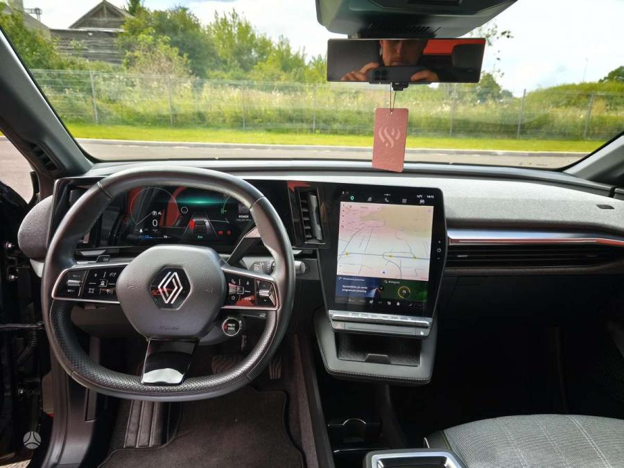 Melns Renault Megane E-Tech 2023 Telšiai, ar dzinēja tilpumu 0.00 L un nobraukumu 38 tūkst. km par 22500 €, foto 23 vietnē AUTOMOTO.COM.LV