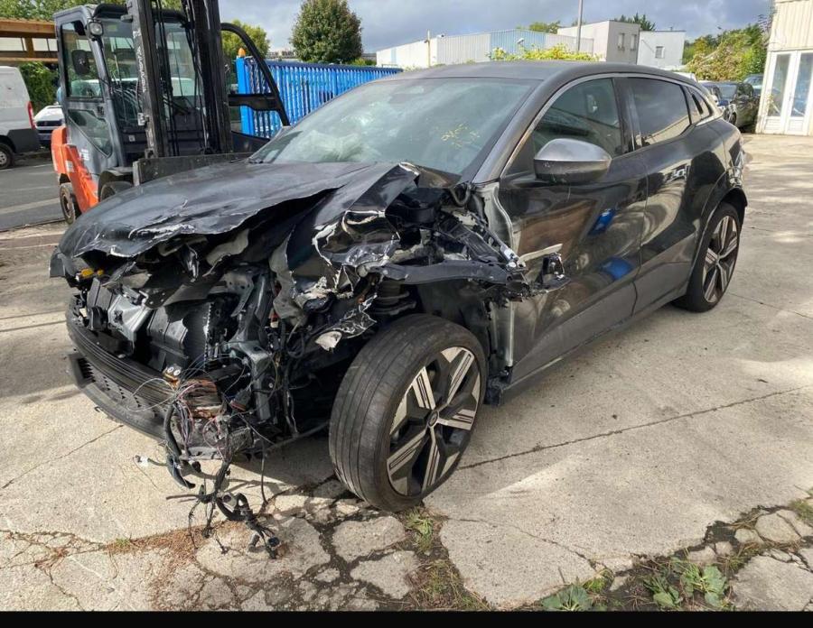 Melns Renault Megane E-Tech 2024 Kauņa, ar dzinēja tilpumu 0.00 L un nobraukumu 13 tūkst. km par 7500 €, foto 5 vietnē AUTOMOTO.COM.LV