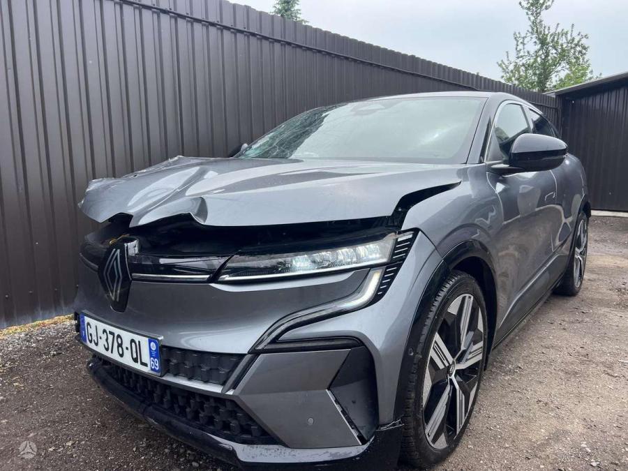 Pelēks Renault Megane E-Tech 2022 Kauņa, ar dzinēja tilpumu 0.00 L un nobraukumu 72 tūkst. km par 8999 €, foto 1 vietnē AUTOMOTO.COM.LV