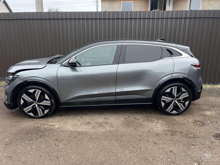 Pelēks Renault Megane E-Tech 2022 Kauņa, ar dzinēja tilpumu 0.00 L un nobraukumu 72 tūkst. km par 8999 €, foto 6 vietnē AUTOMOTO.COM.LV