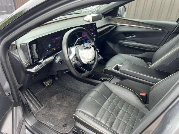 Grey Renault Megane E-Tech 2022 in Kaunas, with an engine capacity of 0.00 L and mileage of 72 thousand km for 8999 €, photo 10 on AUTOMOTO.COM.LV