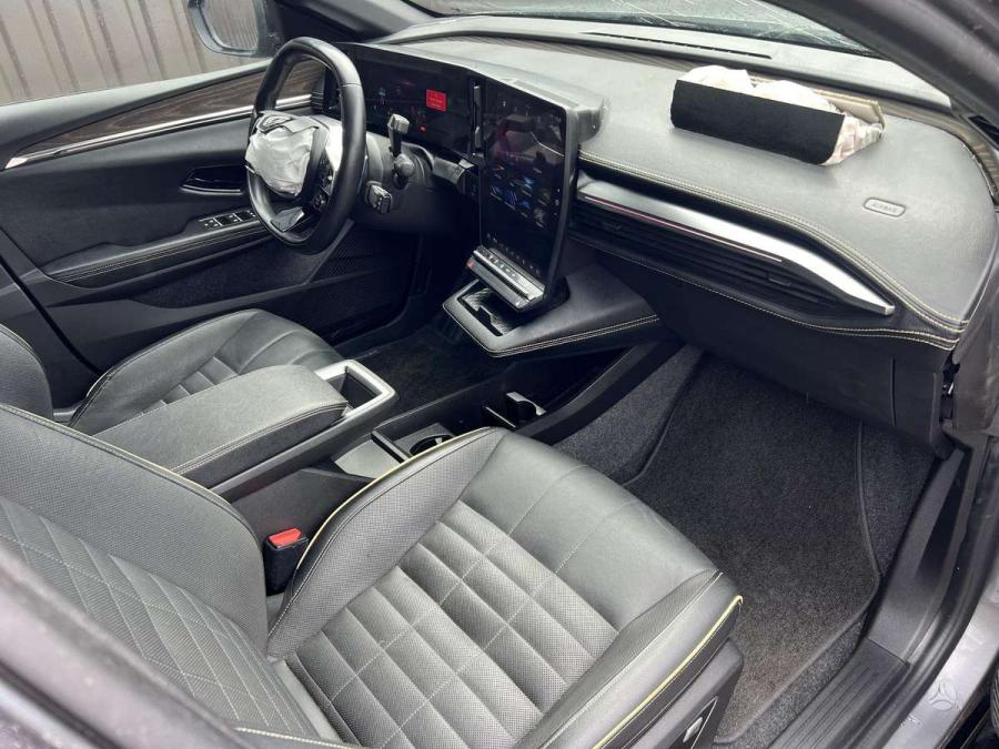 Pelēks Renault Megane E-Tech 2022 Kauņa, ar dzinēja tilpumu 0.00 L un nobraukumu 72 tūkst. km par 8999 €, foto 12 vietnē AUTOMOTO.COM.LV