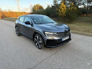 Pelēks Renault Megane E-Tech 2023 Kauņa, ar dzinēja tilpumu 0.00 L un nobraukumu 18 tūkst. km par 18900 €, foto  vietnē AUTOMOTO.COM.LV