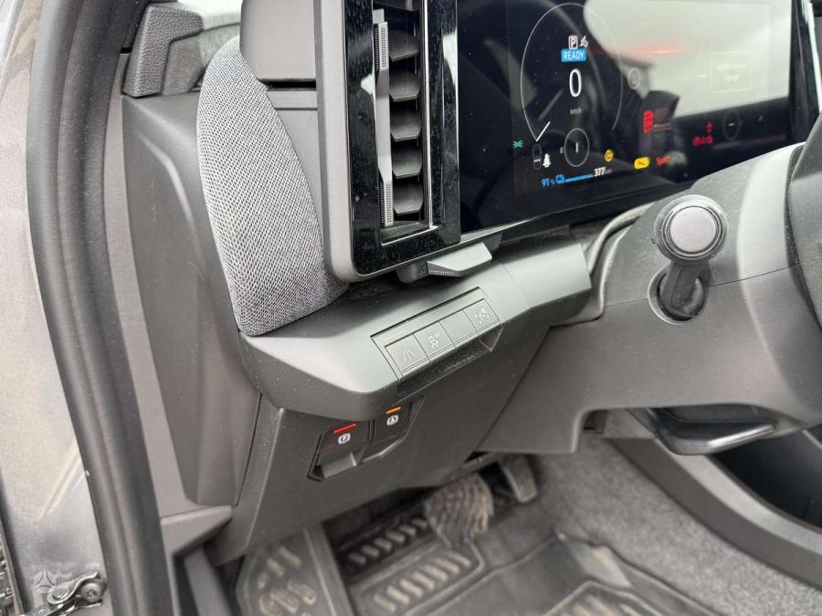 Pelēks Renault Megane E-Tech 2023 Kauņa, ar dzinēja tilpumu 0.00 L un nobraukumu 32 tūkst. km par 15400 €, foto 26 vietnē AUTOMOTO.COM.LV