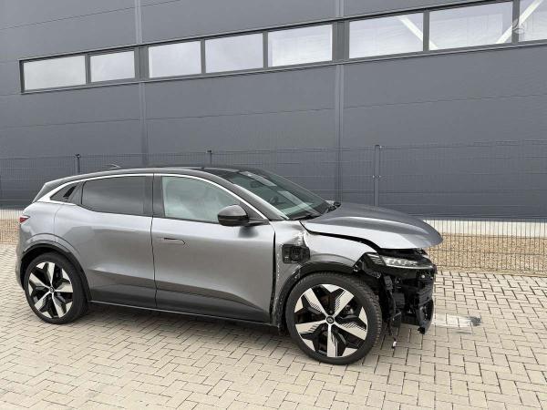 Pelēks Renault Megane E-Tech 2023 Kauņa, ar dzinēja tilpumu 0.00 L un nobraukumu 32 tūkst. km par 15200 €, foto 5 vietnē AUTOMOTO.COM.LV