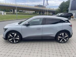 Grey Renault Megane E-Tech 2023 in Klaipeda, with an engine capacity of 0.00 L and mileage of 72 thousand km for 18500 €, photo 10 on AUTOMOTO.COM.LV