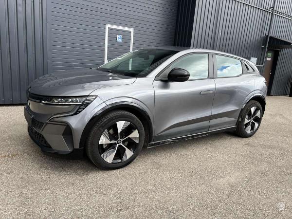 Grey Renault Megane E-Tech 2023 in Alytus, with an engine capacity of 0.00 L and mileage of 28 thousand km for 12300 €, photo 2 on AUTOMOTO.COM.LV
