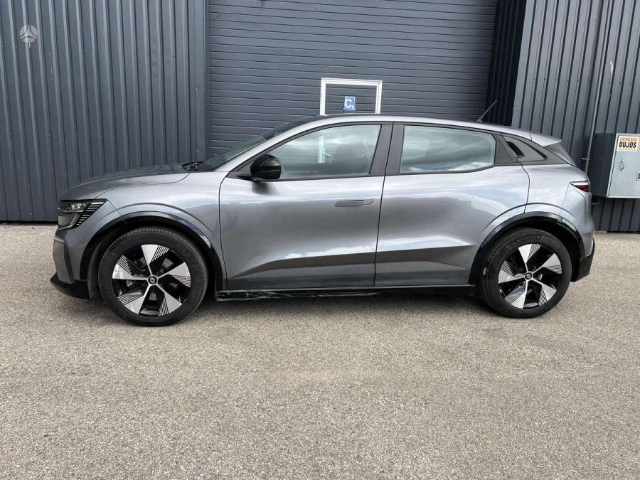Серый Рено Megane E-Tech 2023 в Алитус, объемом двигателя 0.00 л и пробегом 28 тыс. км за 12300 €, фото 4 на AUTOMOTO.COM.LV