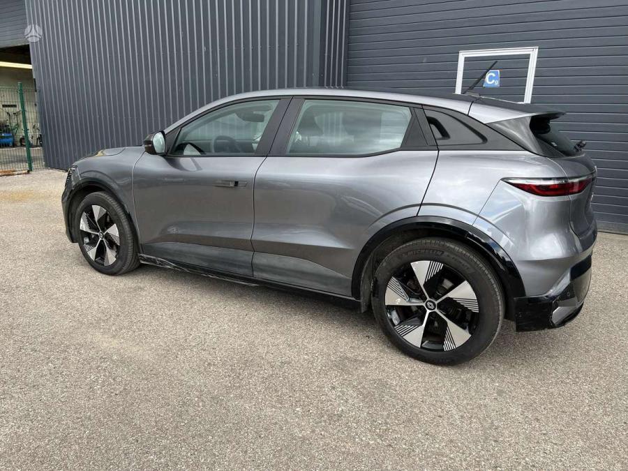 Серый Рено Megane E-Tech 2023 в Алитус, объемом двигателя 0.00 л и пробегом 28 тыс. км за 12300 €, фото 5 на AUTOMOTO.COM.LV