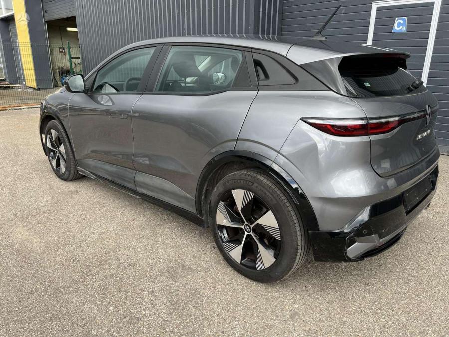 Серый Рено Megane E-Tech 2023 в Алитус, объемом двигателя 0.00 л и пробегом 28 тыс. км за 12300 €, фото 6 на AUTOMOTO.COM.LV