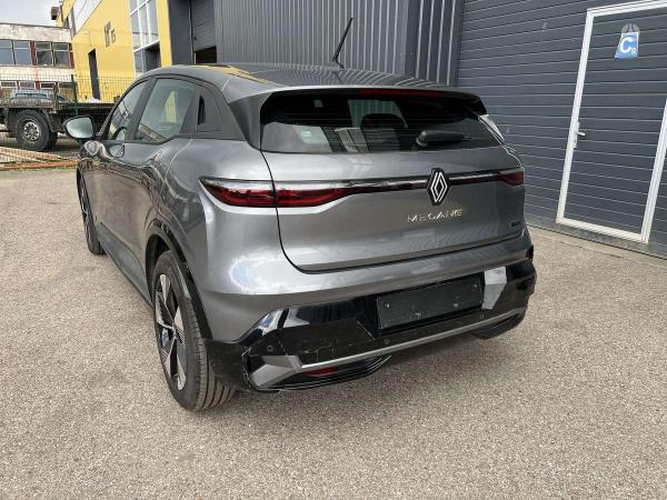 Grey Renault Megane E-Tech 2023 in Alytus, with an engine capacity of 0.00 L and mileage of 28 thousand km for 12300 €, photo 6 on AUTOMOTO.COM.LV