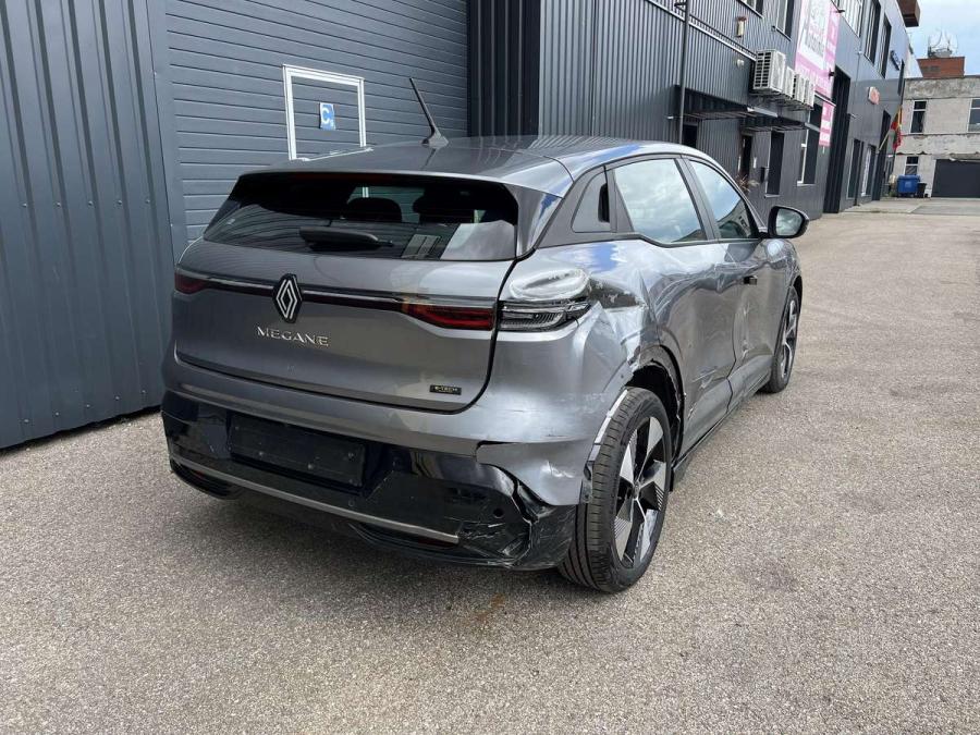 Серый Рено Megane E-Tech 2023 в Алитус, объемом двигателя 0.00 л и пробегом 28 тыс. км за 12300 €, фото 10 на AUTOMOTO.COM.LV