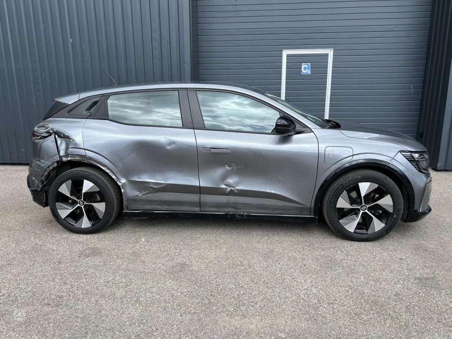Серый Рено Megane E-Tech 2023 в Алитус, объемом двигателя 0.00 л и пробегом 28 тыс. км за 12300 €, фото 13 на AUTOMOTO.COM.LV