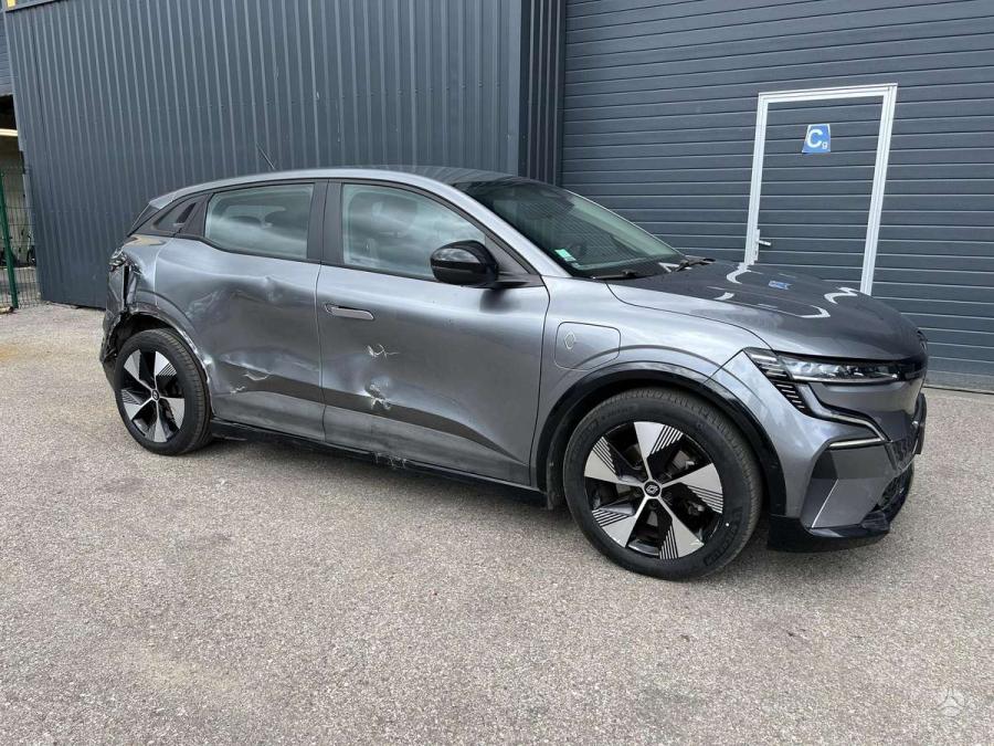 Серый Рено Megane E-Tech 2023 в Алитус, объемом двигателя 0.00 л и пробегом 28 тыс. км за 12300 €, фото 14 на AUTOMOTO.COM.LV