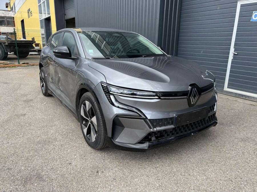 Серый Рено Megane E-Tech 2023 в Алитус, объемом двигателя 0.00 л и пробегом 28 тыс. км за 12300 €, фото 15 на AUTOMOTO.COM.LV