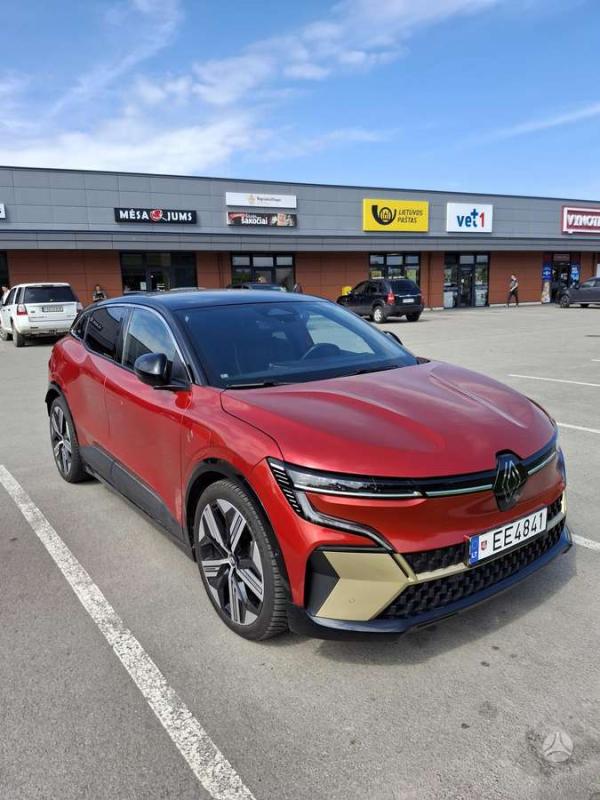Red Renault Megane E-Tech 2024 in Klaipeda, with an engine capacity of 0.00 L and mileage of 23 thousand km for 24700 €, photo 5 on AUTOMOTO.COM.LV