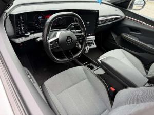 Balts Renault Megane E-Tech 2023 Kauņa, ar dzinēja tilpumu 0.00 L un nobraukumu 191 tūkst. km par 14900 €, foto 6 vietnē AUTOMOTO.COM.LV