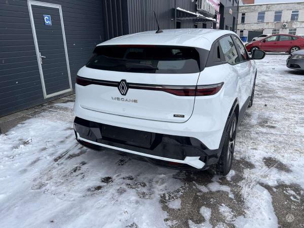 Balts Renault Megane E-Tech 2024 Alīta, ar dzinēja tilpumu 0.00 L un nobraukumu 20 tūkst. km par 12300 €, foto 5 vietnē AUTOMOTO.COM.LV