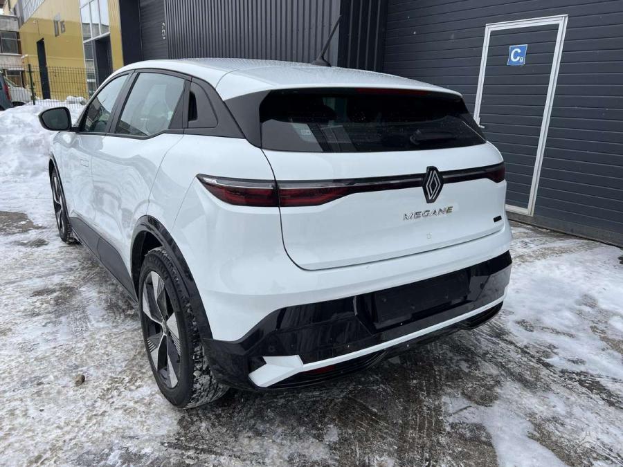 Balts Renault Megane E-Tech 2024 Alīta, ar dzinēja tilpumu 0.00 L un nobraukumu 20 tūkst. km par 12300 €, foto 8 vietnē AUTOMOTO.COM.LV