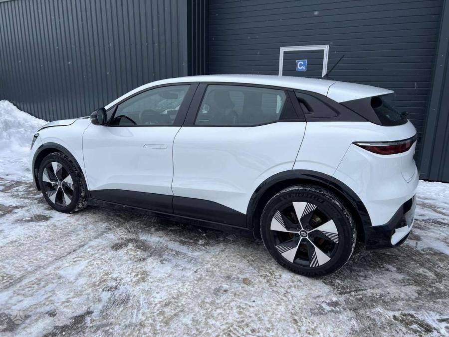 Balts Renault Megane E-Tech 2024 Alīta, ar dzinēja tilpumu 0.00 L un nobraukumu 20 tūkst. km par 12300 €, foto 9 vietnē AUTOMOTO.COM.LV