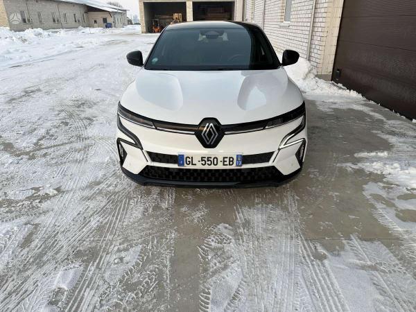 White Renault Megane E-Tech 2022 in Kaunas, with an engine capacity of 0.00 L and mileage of 89 thousand km for 16900 €, photo 2 on AUTOMOTO.COM.LV