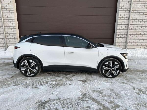 White Renault Megane E-Tech 2022 in Kaunas, with an engine capacity of 0.00 L and mileage of 89 thousand km for 16900 €, photo 7 on AUTOMOTO.COM.LV