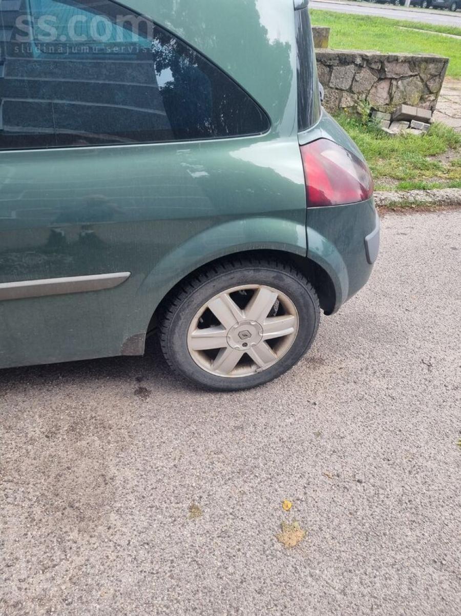 Zaļš Renault Megane 2003 Rīga, ar dzinēja tilpumu 1.90 L un nobraukumu 290 tūkst. km par 1100 €, foto 7 vietnē AUTOMOTO.COM.LV