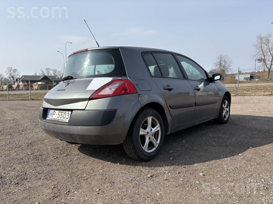 Zaļš Renault Megane 2004 Daugavpils, ar dzinēja tilpumu 1.50 L un nobraukumu 303 tūkst. km par 950 €, foto 6 vietnē AUTOMOTO.COM.LV