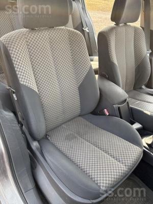 Zaļš Renault Megane 2004 Daugavpils, ar dzinēja tilpumu 1.50 L un nobraukumu 303 tūkst. km par 950 €, foto 22 vietnē AUTOMOTO.COM.LV