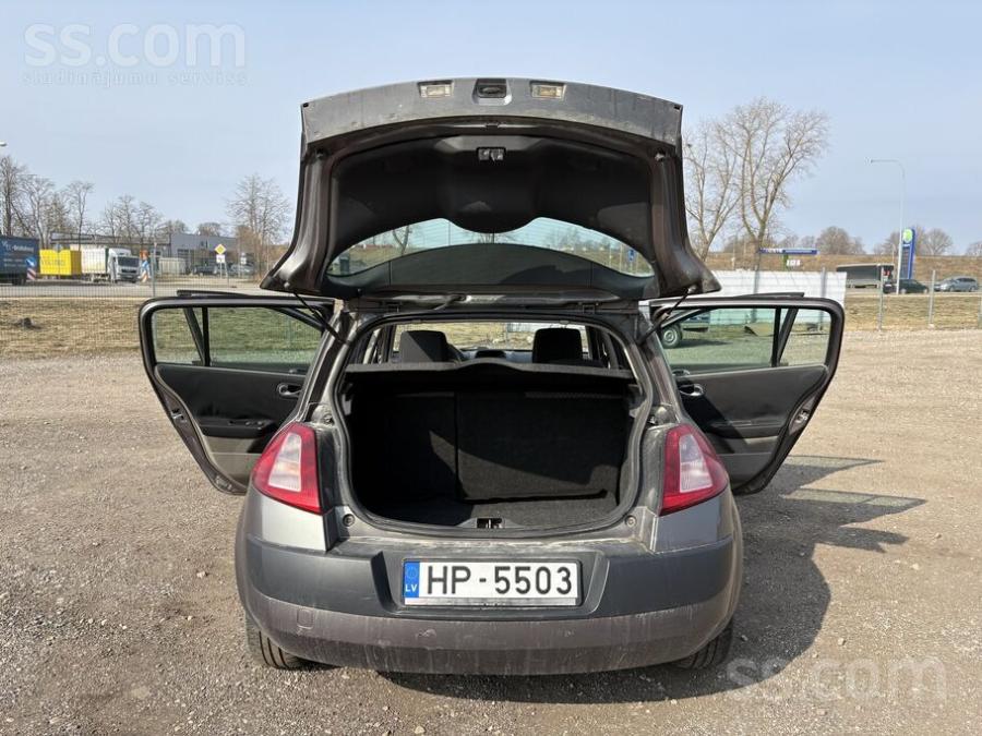 Zaļš Renault Megane 2004 Daugavpils, ar dzinēja tilpumu 1.50 L un nobraukumu 303 tūkst. km par 950 €, foto 24 vietnē AUTOMOTO.COM.LV