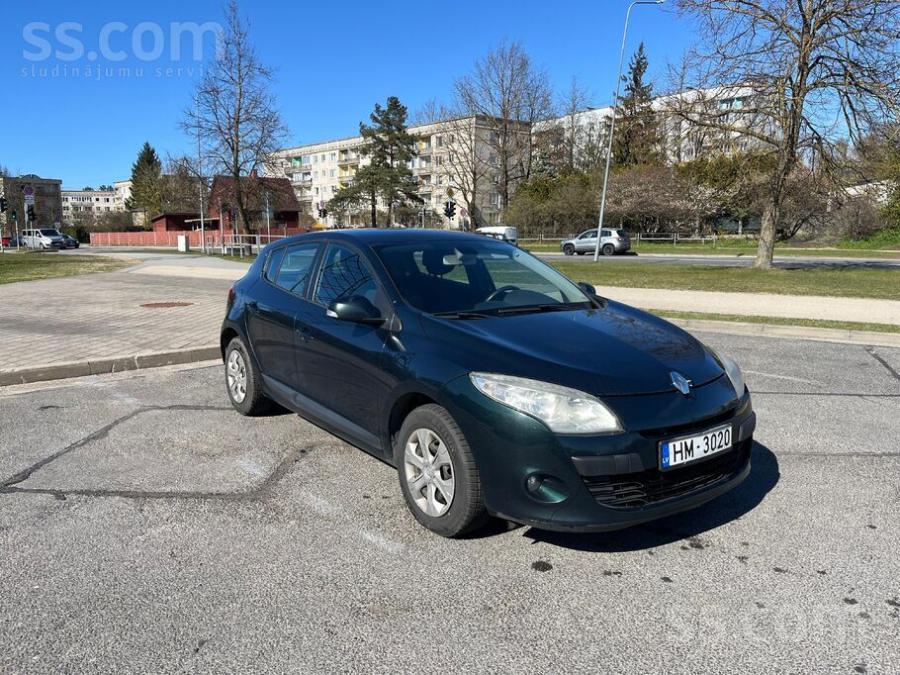 Zaļš Renault Megane 2010 Rīga, ar dzinēja tilpumu 1.60 L un nobraukumu 292 tūkst. km par 2850 €, foto 1 vietnē AUTOMOTO.COM.LV