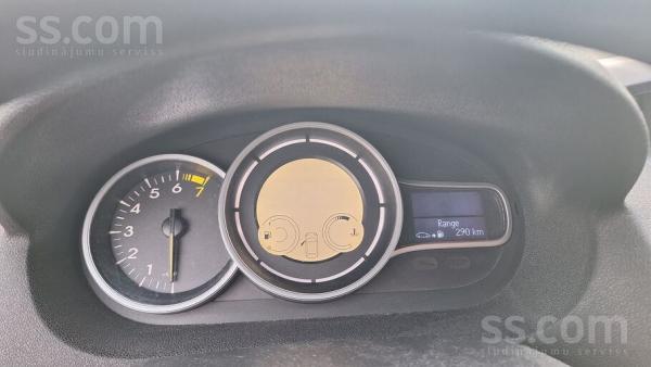 Zaļš Renault Megane 2010 Rīga, ar dzinēja tilpumu 1.60 L un nobraukumu 292 tūkst. km par 2850 €, foto 3 vietnē AUTOMOTO.COM.LV
