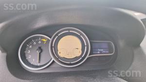 Zaļš Renault Megane 2010 Rīga, ar dzinēja tilpumu 1.60 L un nobraukumu 292 tūkst. km par 2850 €, foto 4 vietnē AUTOMOTO.COM.LV