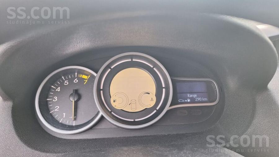 Zaļš Renault Megane 2010 Rīga, ar dzinēja tilpumu 1.60 L un nobraukumu 292 tūkst. km par 2850 €, foto 4 vietnē AUTOMOTO.COM.LV