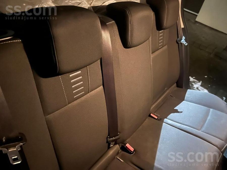 Zaļš Renault Megane 2010 Rīga, ar dzinēja tilpumu 1.60 L un nobraukumu 292 tūkst. km par 2850 €, foto 6 vietnē AUTOMOTO.COM.LV