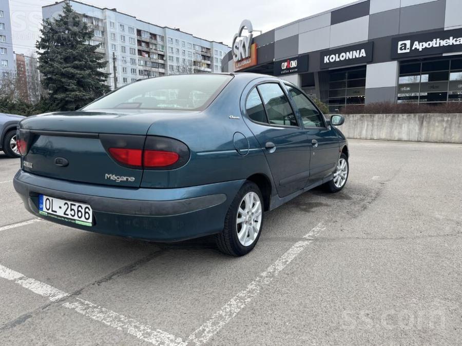 Green Renault Megane 1998 in Riga, with an engine capacity of 1.60 L and mileage of 265 thousand km for 750 €, photo 4 on AUTOMOTO.COM.LV
